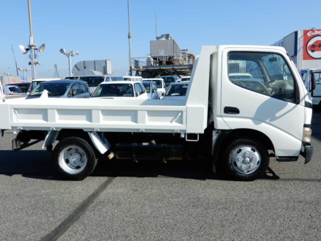 2004 TOYOTA DYNA - Powerful Diesel engine that makes you carry the ...