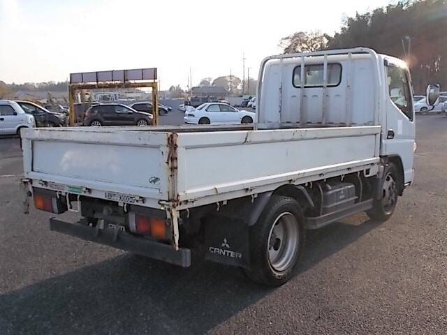2005 MITSUBISHI CANTER - Maximum carry weight 3 ton Low Deck Front tire ...