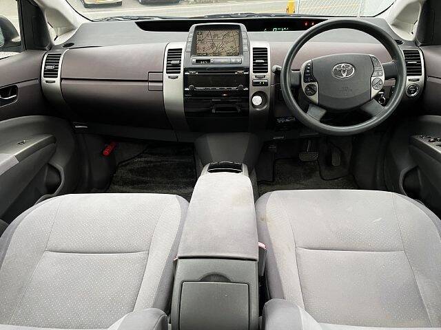 2003 prius interior