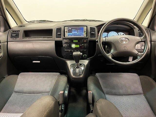 corolla verso 2002 interior