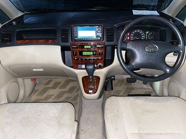 corolla verso 2002 interior