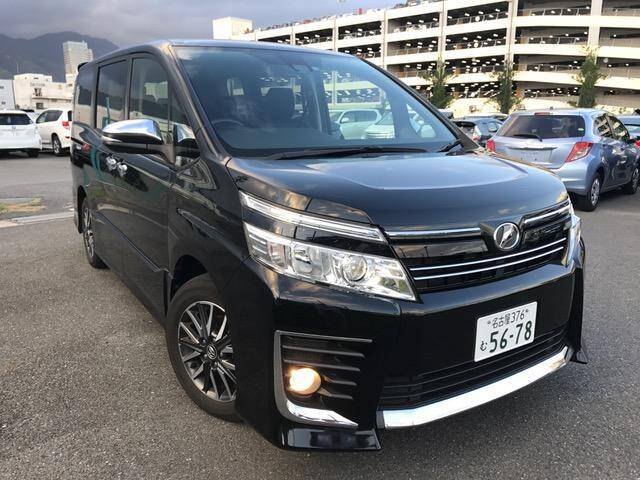 2016 TOYOTA VOXY | Ref No.0120095587 | Used Cars for Sale | PicknBuy24.com
