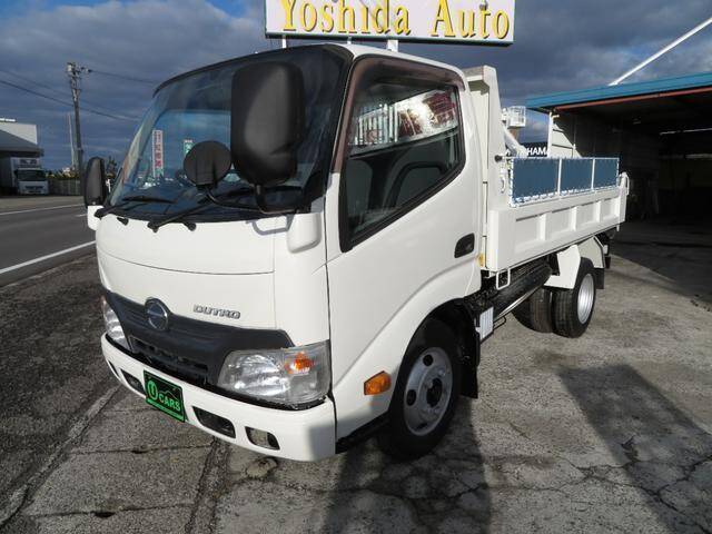2016 HINO DUTRO | Ref No.0120902817 | Used Cars for Sale | PicknBuy24.com