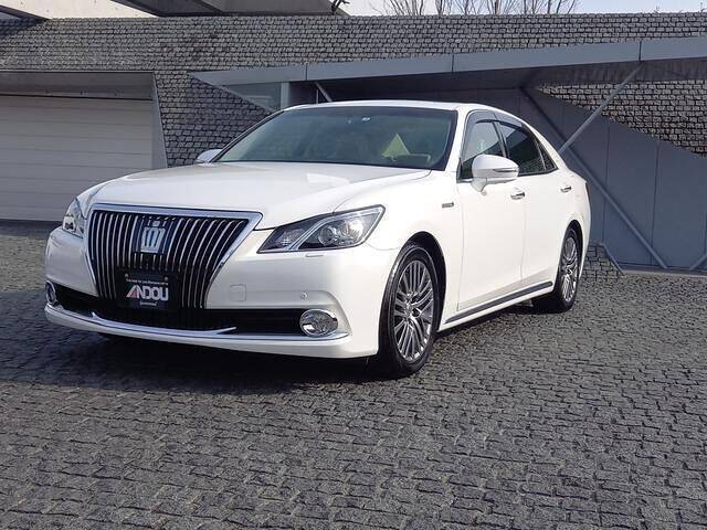 2014 TOYOTA CROWN MAJESTA | Ref No.0120918916 | Used Cars for Sale ...