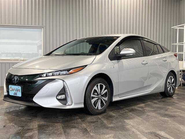 2018 TOYOTA PRIUS PHV | Ref No.0120949745 | Used Cars for Sale ...