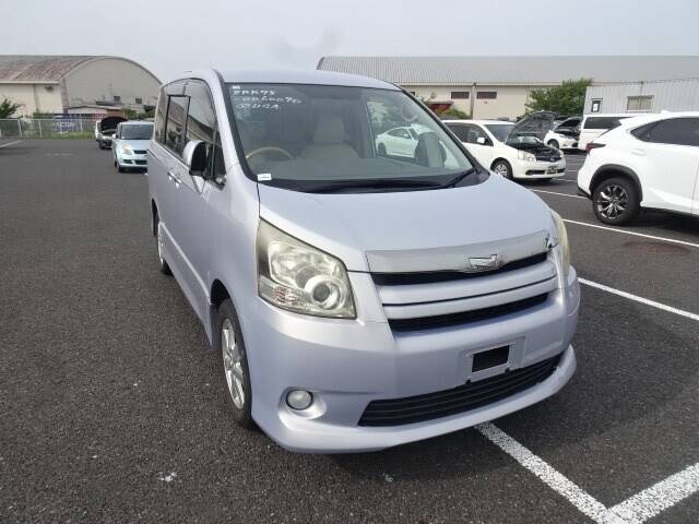2010 TOYOTA NOAH | Ref No.0121043851 | Used Cars for Sale | PicknBuy24.com